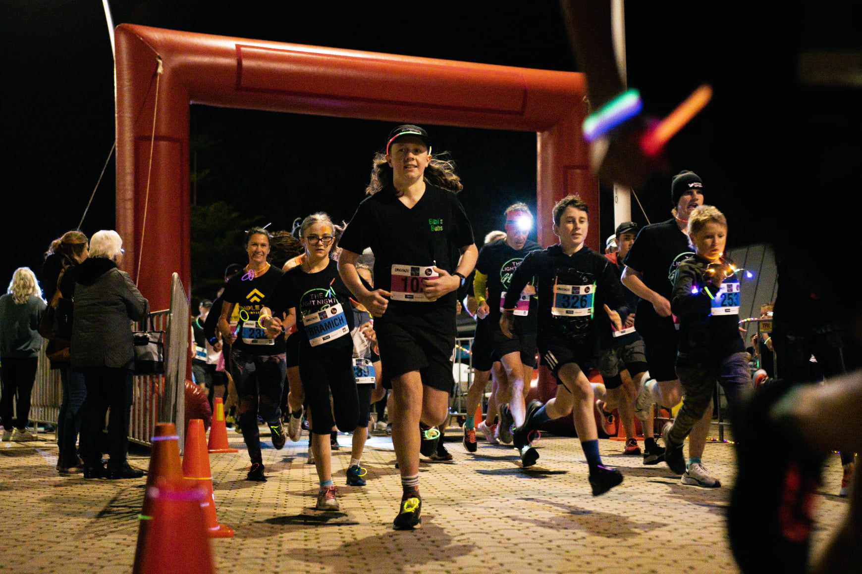 GALLERY – LIGHT NIGHT GLOW RUN