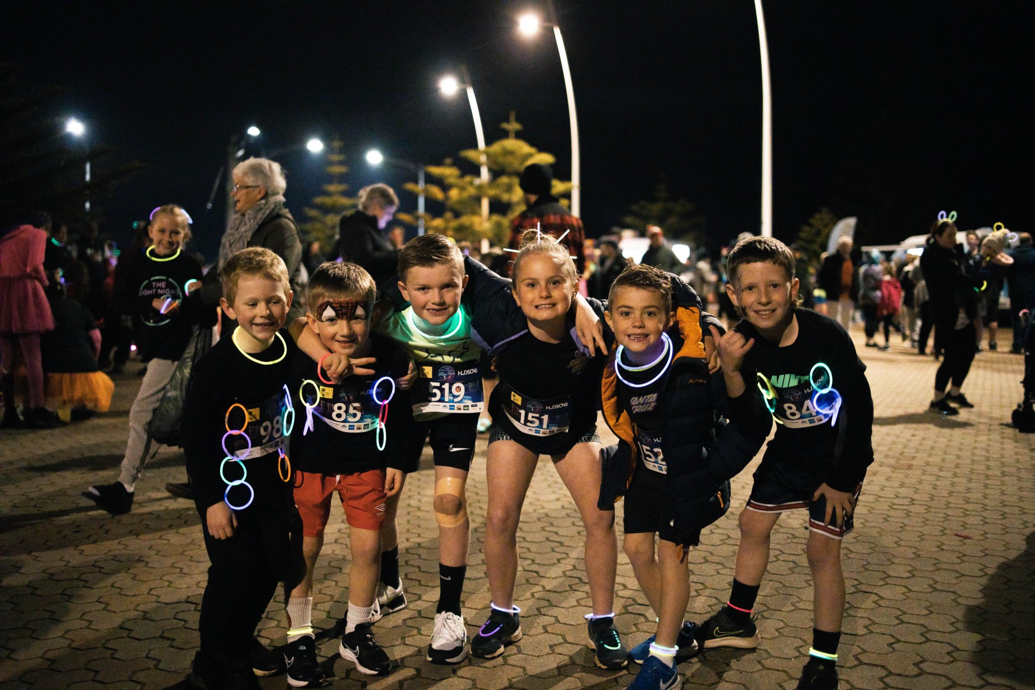 LIGHT NIGHT GLOW RUN – Lighting the night sky