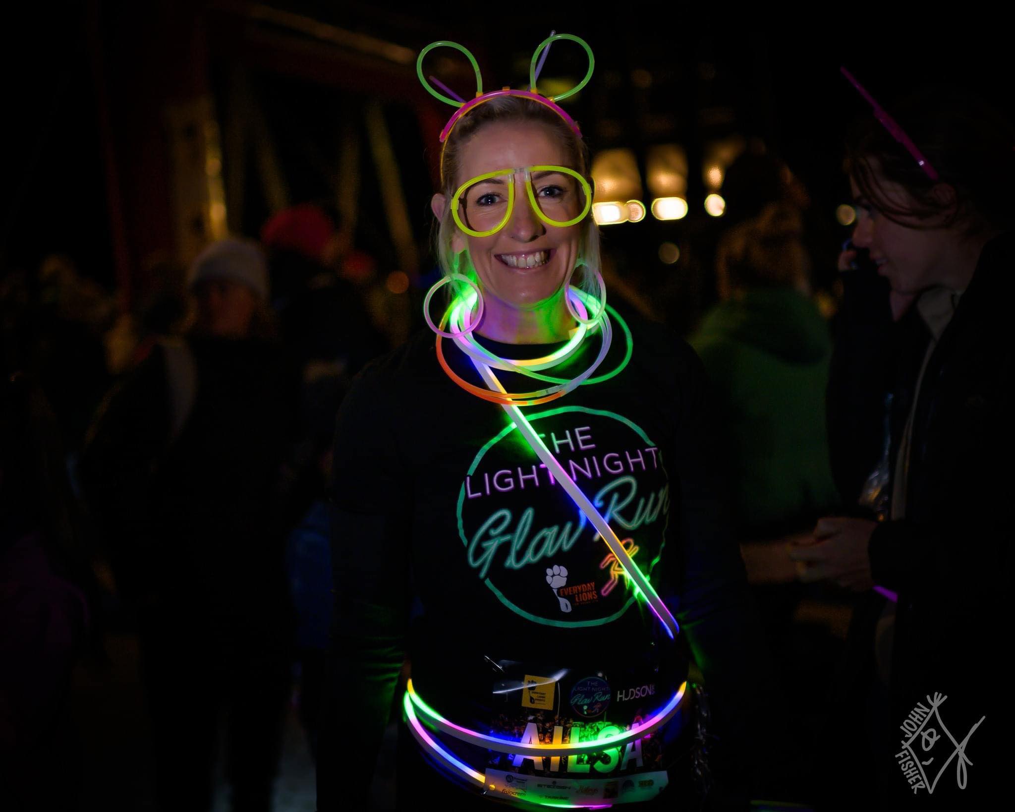 LIGHT NIGHT GLOW RUN – Lighting the night sky