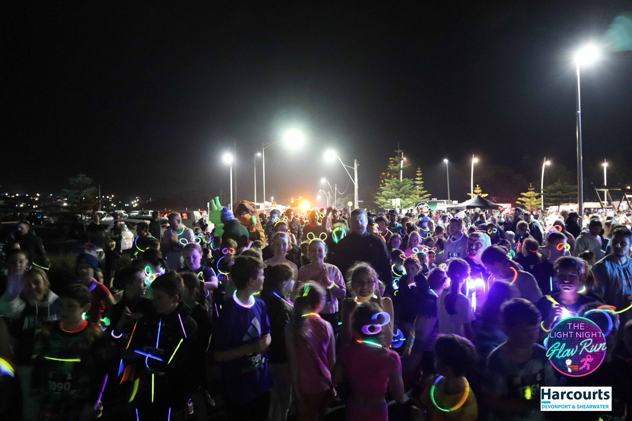 ABOUT – LIGHT NIGHT GLOW RUN